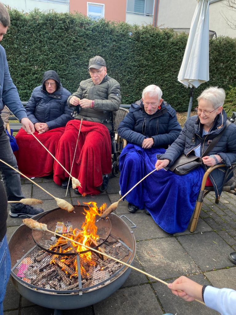 Stockbrot, Feuer & Gemeinschaft – ein besonderer Moment bei uns - carpe ...